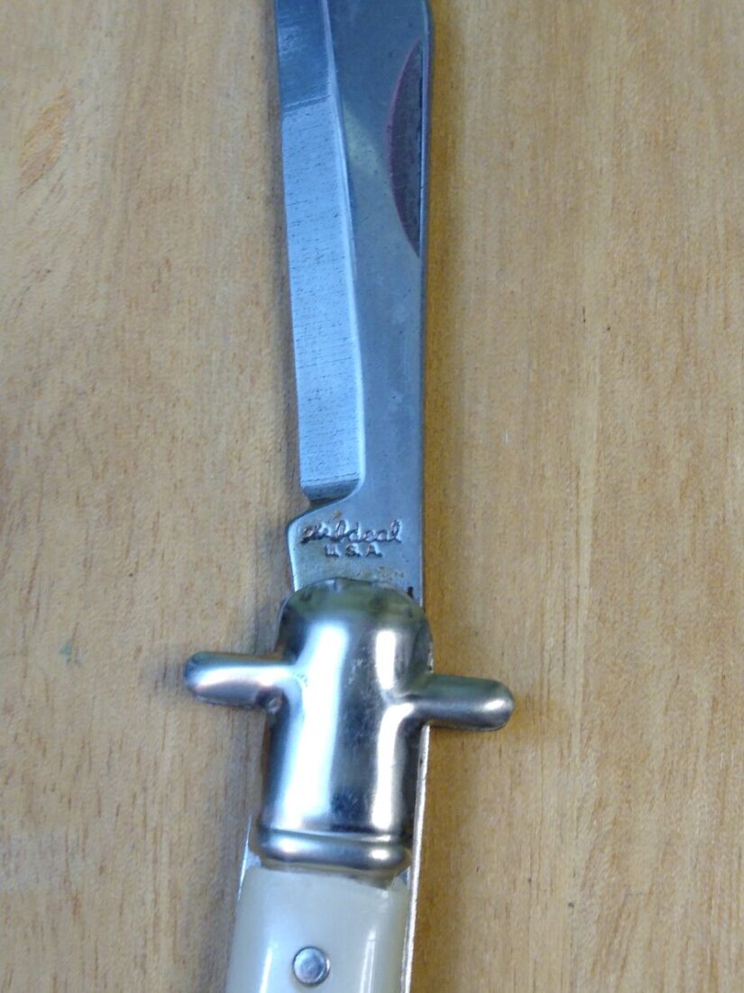 Vintage ‘The Ideal’ Fishtail Single Blade Pocket Knife w/ White Handle ...